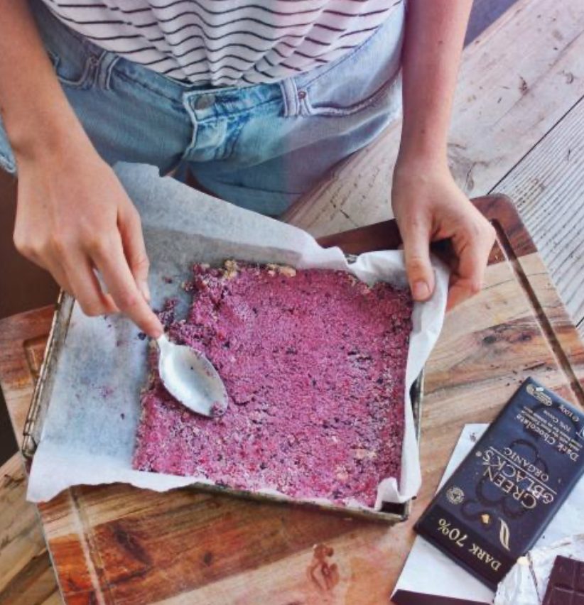 Raw Berry Ripe Slice Recipe // @deliciousbydaisy – Bambusa Australia